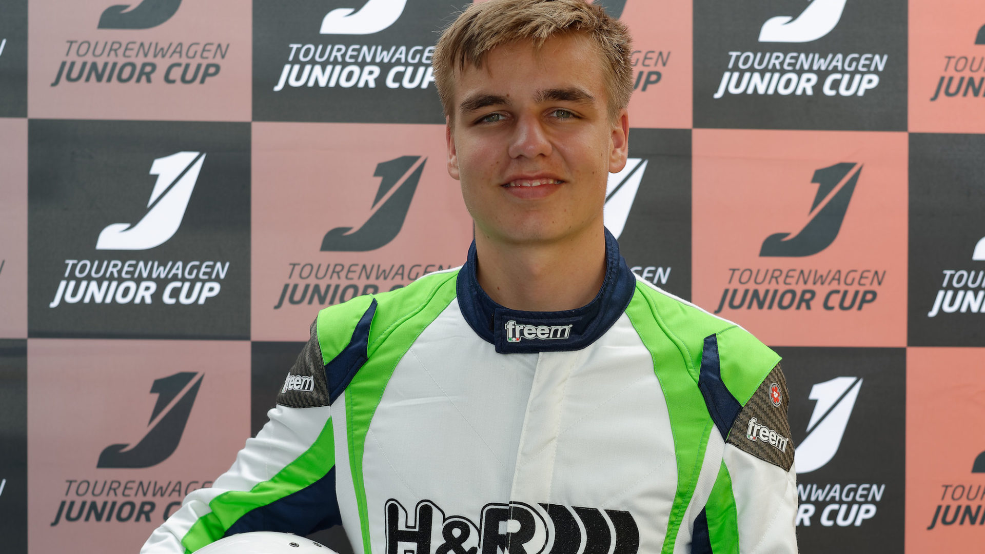 STEILE LERNKURVE BEI LINUS HAHNE | ADAC Tourenwagen Junior Cup